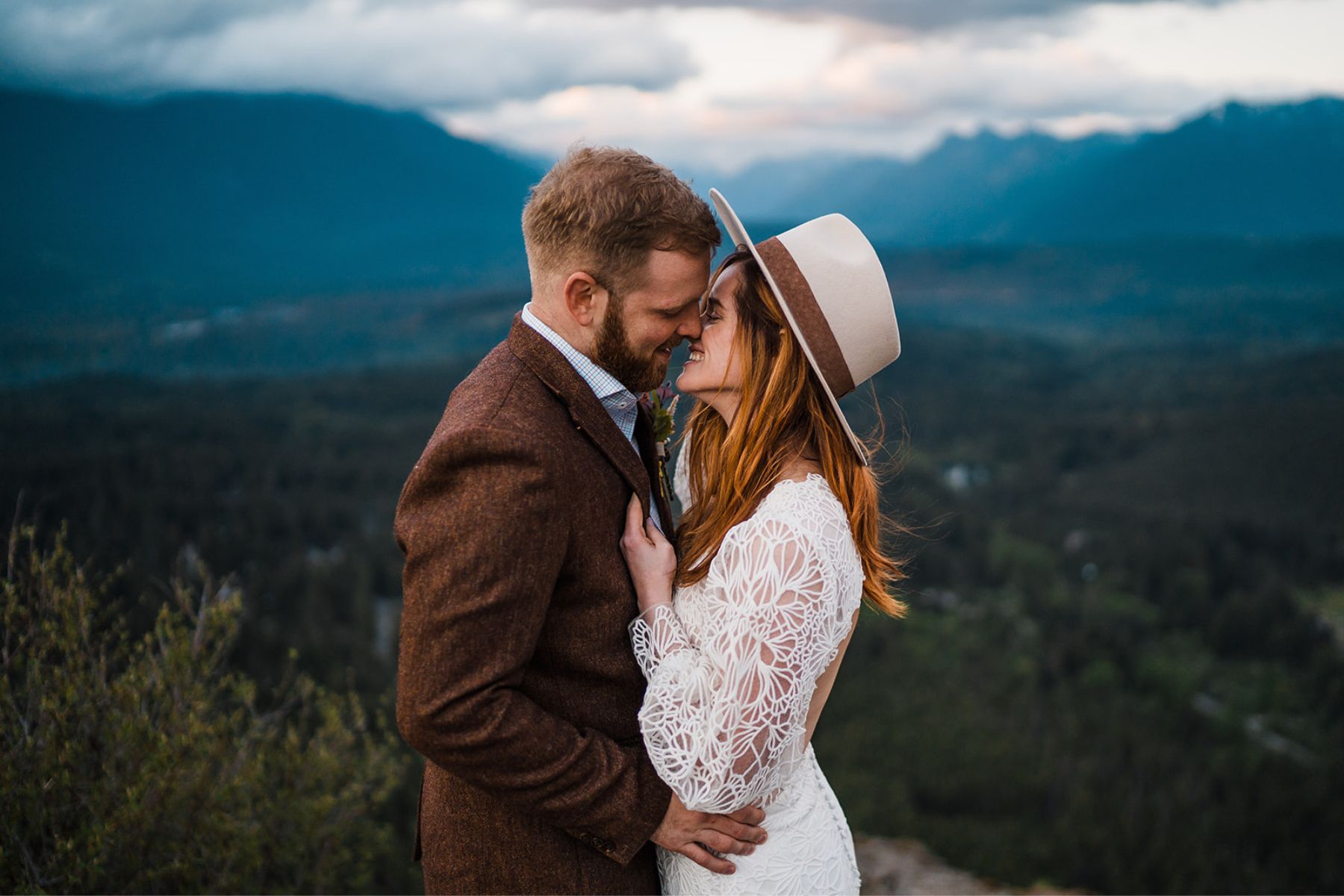 Best Places For Your Seattle Elopement - Between the Pine
