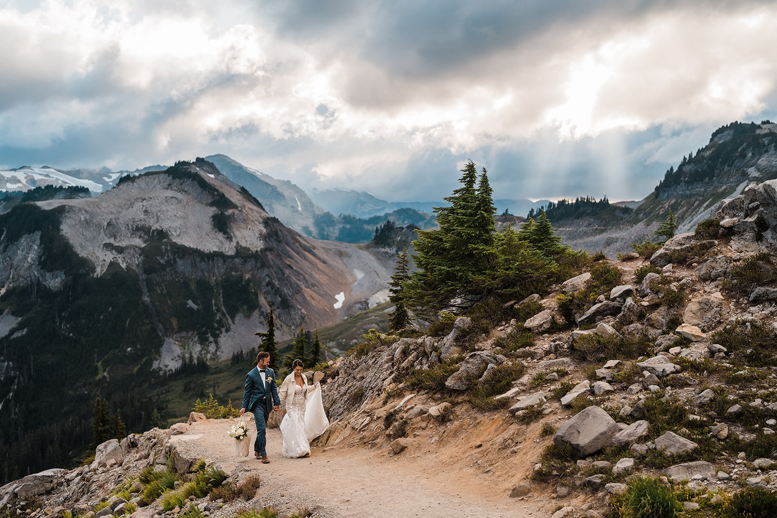 Moody Washington Micro Wedding - Between the Pine